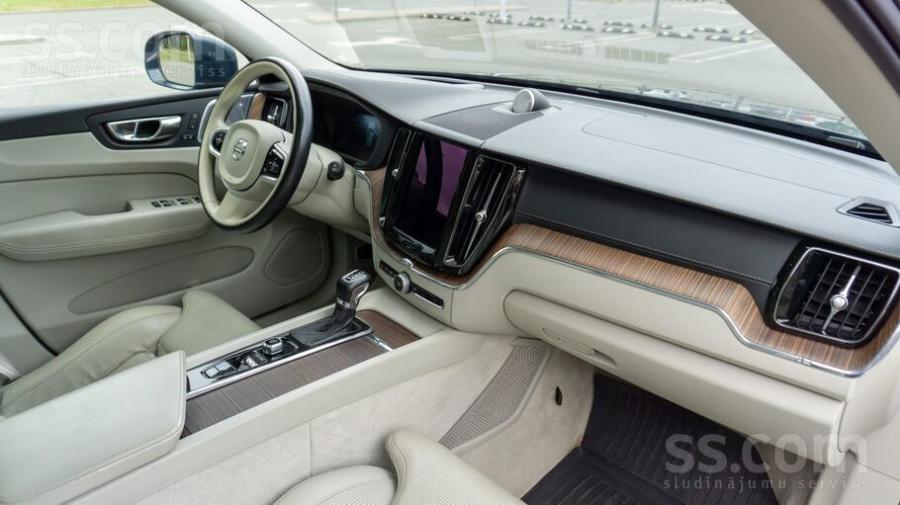 Zils Volvo XC60 2017 Rīga, ar dzinēja tilpumu 2.00 L un nobraukumu 230 tūkst. km par 20990 €, foto 12 vietnē AUTOMOTO.COM.LV
