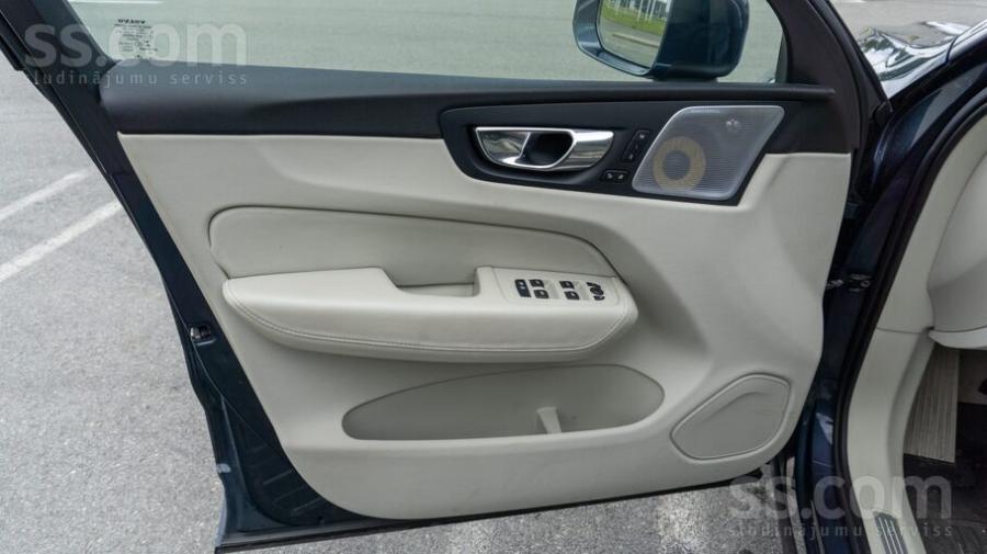 Zils Volvo XC60 2017 Rīga, ar dzinēja tilpumu 2.00 L un nobraukumu 230 tūkst. km par 20990 €, foto 24 vietnē AUTOMOTO.COM.LV