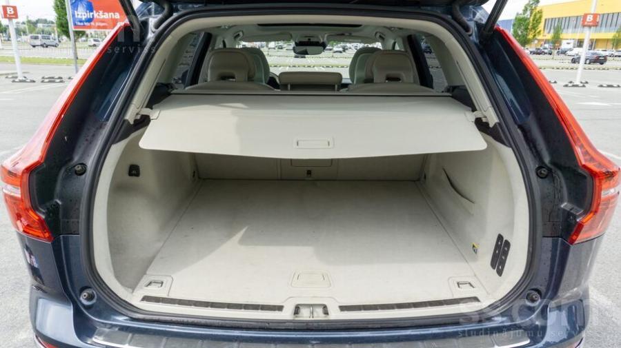 Zils Volvo XC60 2017 Rīga, ar dzinēja tilpumu 2.00 L un nobraukumu 230 tūkst. km par 20990 €, foto 30 vietnē AUTOMOTO.COM.LV