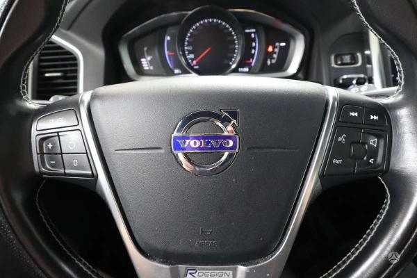 Blue Volvo XC60 2017 in Siauliai, with an engine capacity of 2.40 L and mileage of 311 thousand km for 13600 €, photo 9 on AUTOMOTO.COM.LV
