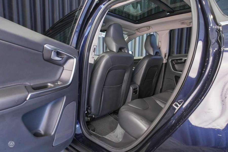 Zils Volvo XC60 2017 Marijampole, ar dzinēja tilpumu 1.97 L un nobraukumu 303 tūkst. km par 10450 €, foto 30 vietnē AUTOMOTO.COM.LV