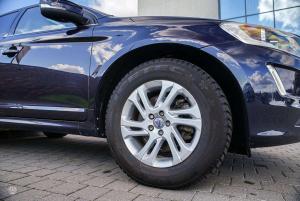 Blue Volvo XC60 2017 in Marijampole, with an engine capacity of 1.97 L and mileage of 303 thousand km for 10250 €, photo 5 on AUTOMOTO.COM.LV