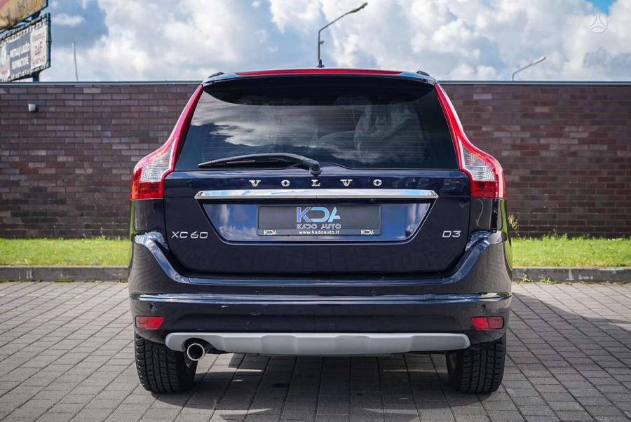 Blue Volvo XC60 2017 in Marijampole, with an engine capacity of 1.97 L and mileage of 303 thousand km for 10250 €, photo 7 on AUTOMOTO.COM.LV