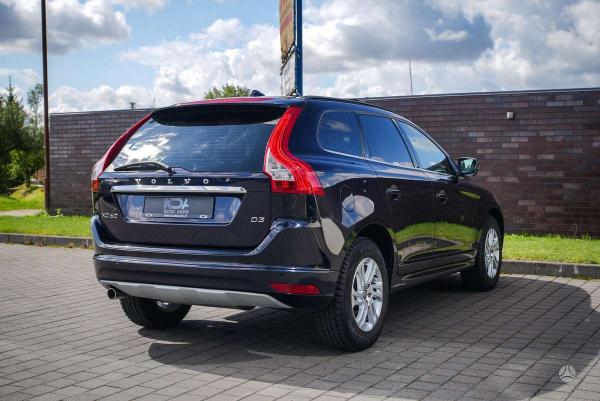Blue Volvo XC60 2017 in Marijampole, with an engine capacity of 1.97 L and mileage of 303 thousand km for 10250 €, photo 7 on AUTOMOTO.COM.LV