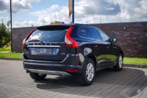 Blue Volvo XC60 2017 in Marijampole, with an engine capacity of 1.97 L and mileage of 303 thousand km for 10250 €, photo 8 on AUTOMOTO.COM.LV