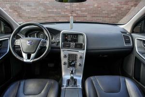 Blue Volvo XC60 2017 in Marijampole, with an engine capacity of 1.97 L and mileage of 303 thousand km for 10250 €, photo 14 on AUTOMOTO.COM.LV