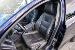 Blue Volvo XC60 2017 in Marijampole, with an engine capacity of 1.97 L and mileage of 303 thousand km for 10250 €, photo 26 on AUTOMOTO.COM.LV