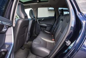 Blue Volvo XC60 2017 in Marijampole, with an engine capacity of 1.97 L and mileage of 303 thousand km for 10250 €, photo 31 on AUTOMOTO.COM.LV