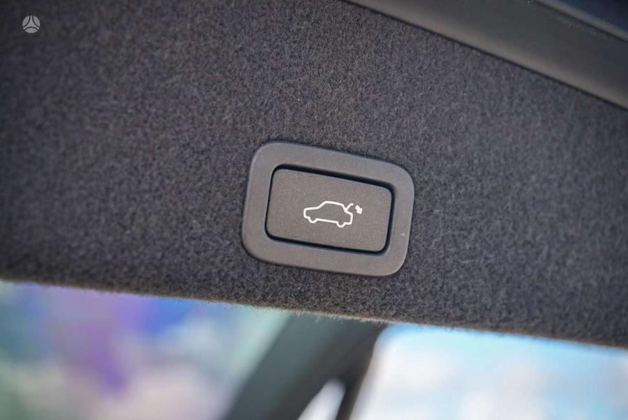 Blue Volvo XC60 2017 in Marijampole, with an engine capacity of 1.97 L and mileage of 303 thousand km for 10250 €, photo 23 on AUTOMOTO.COM.LV