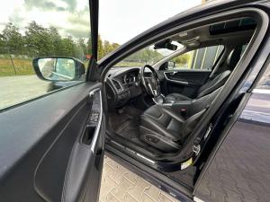 Blue Volvo XC60 2017 in Klaipeda, with an engine capacity of 1.97 L and mileage of 165 thousand km for 12700 €, photo 10 on AUTOMOTO.COM.LV