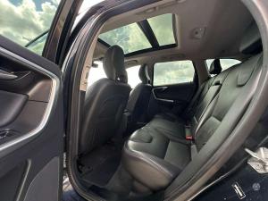Blue Volvo XC60 2017 in Klaipeda, with an engine capacity of 1.97 L and mileage of 165 thousand km for 12700 €, photo 16 on AUTOMOTO.COM.LV