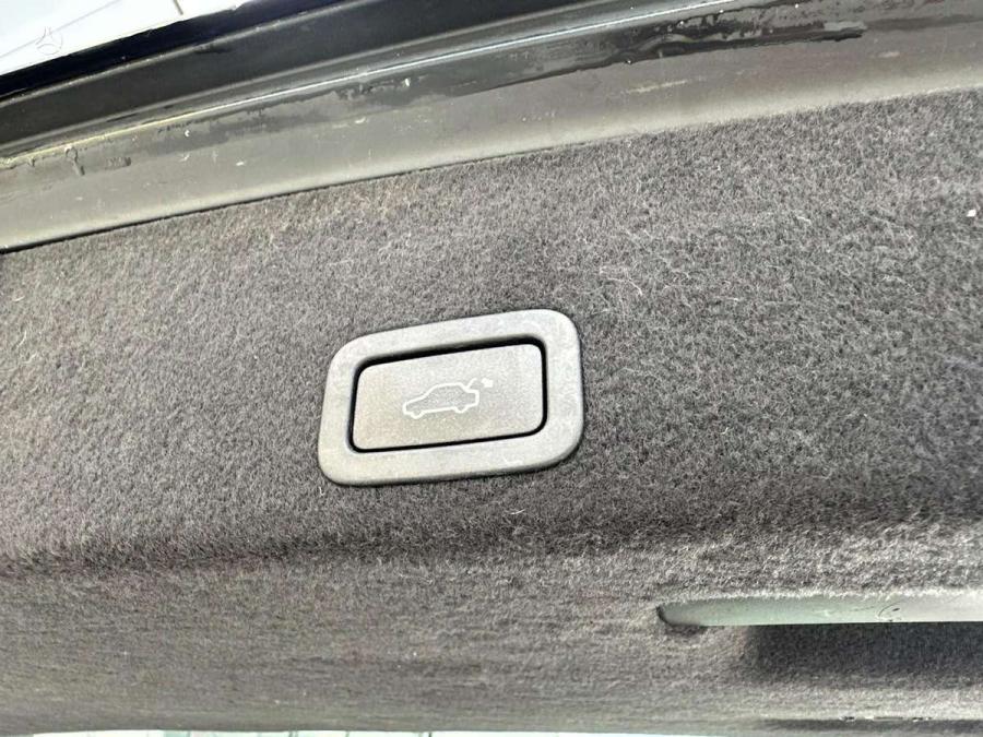 Blue Volvo XC60 2017 in Klaipeda, with an engine capacity of 1.97 L and mileage of 165 thousand km for 12700 €, photo 17 on AUTOMOTO.COM.LV