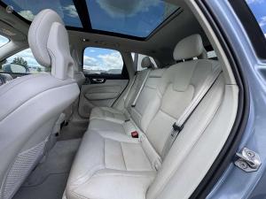 Zils Volvo XC60 2017 Viļņa, ar dzinēja tilpumu 1.97 L un nobraukumu 93 tūkst. km par 22900 €, foto 10 vietnē AUTOMOTO.COM.LV