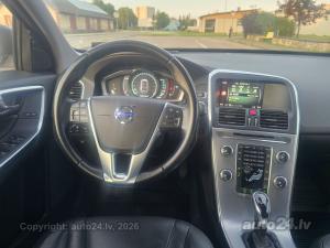 Blue Volvo XC60 2017 in Paide, with an engine capacity of 2.40 L and mileage of 189 thousand km for 15900 €, photo 10 on AUTOMOTO.COM.LV