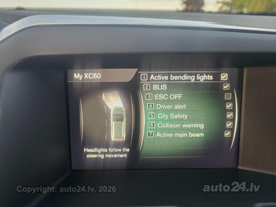 Blue Volvo XC60 2017 in Paide, with an engine capacity of 2.40 L and mileage of 189 thousand km for 15900 €, photo 12 on AUTOMOTO.COM.LV