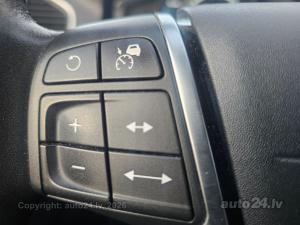 Blue Volvo XC60 2017 in Paide, with an engine capacity of 2.40 L and mileage of 189 thousand km for 15900 €, photo 19 on AUTOMOTO.COM.LV