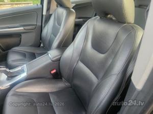 Blue Volvo XC60 2017 in Paide, with an engine capacity of 2.40 L and mileage of 189 thousand km for 15900 €, photo 26 on AUTOMOTO.COM.LV