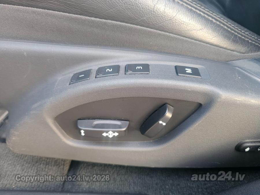 Blue Volvo XC60 2017 in Paide, with an engine capacity of 2.40 L and mileage of 189 thousand km for 15900 €, photo 27 on AUTOMOTO.COM.LV