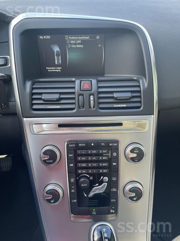 Zils Volvo XC60 2017 Rīga, ar dzinēja tilpumu 2.00 L un nobraukumu 0 tūkst. km par 16800 €, foto 10 vietnē AUTOMOTO.COM.LV