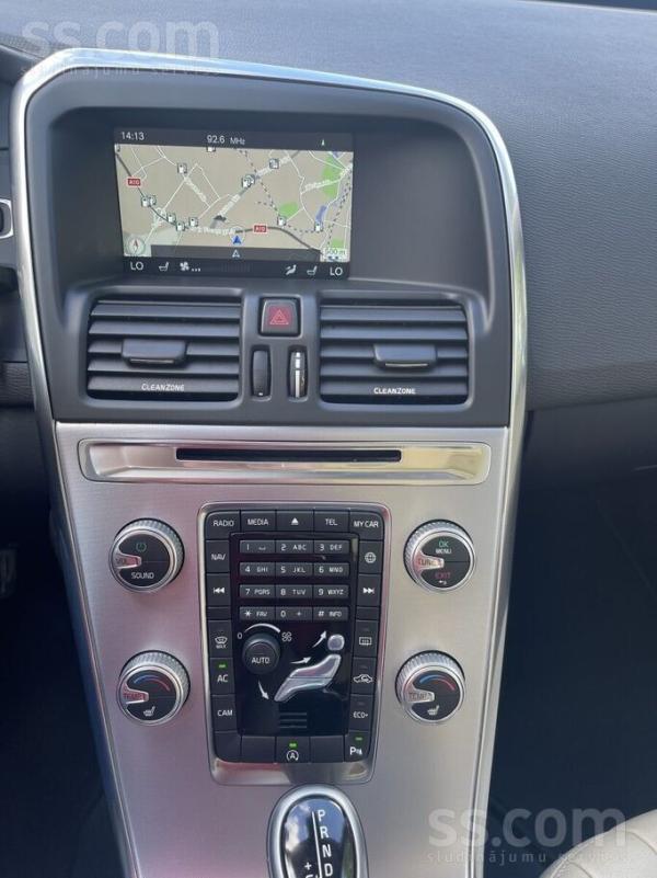 Zils Volvo XC60 2017 Rīga, ar dzinēja tilpumu 2.00 L un nobraukumu 0 tūkst. km par 16800 €, foto 11 vietnē AUTOMOTO.COM.LV