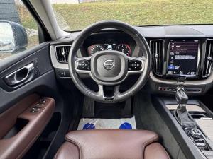 Zils Volvo XC60 2018 Viļņa, ar dzinēja tilpumu 1.97 L un nobraukumu 173 tūkst. km par 21900 €, foto 24 vietnē AUTOMOTO.COM.LV