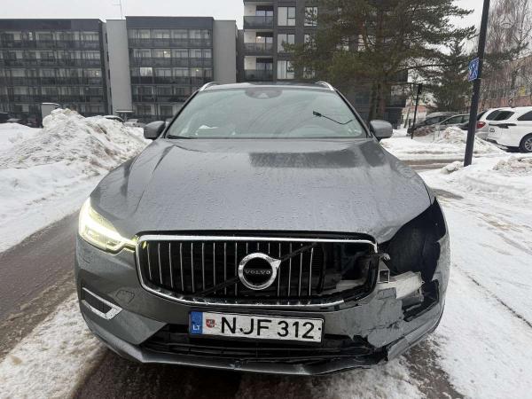 Zils Volvo XC60 2018 Viļņa, ar dzinēja tilpumu 2.00 L un nobraukumu 316 tūkst. km par 10800 €, foto 3 vietnē AUTOMOTO.COM.LV