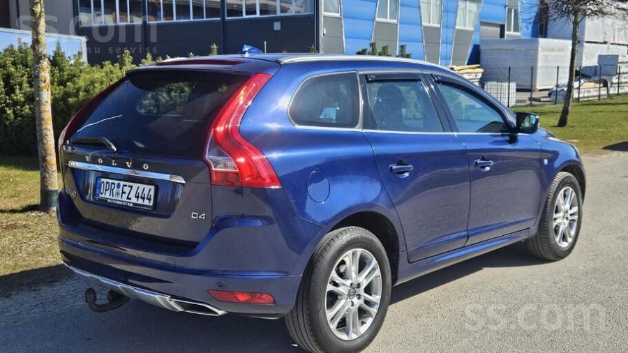 Blue Volvo XC60 2018 in Riga, with an engine capacity of 2.00 L and mileage of 255 thousand km for 12490 €, photo 3 on AUTOMOTO.COM.LV