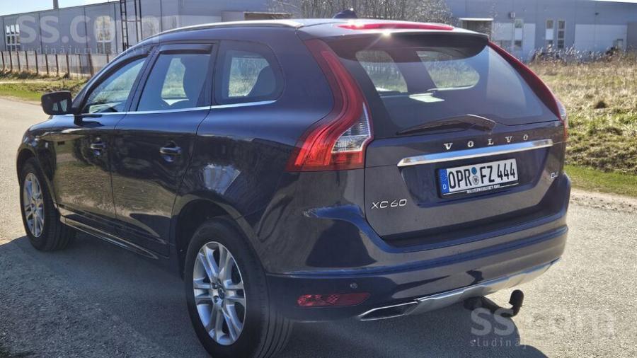 Blue Volvo XC60 2018 in Riga, with an engine capacity of 2.00 L and mileage of 255 thousand km for 12490 €, photo 5 on AUTOMOTO.COM.LV