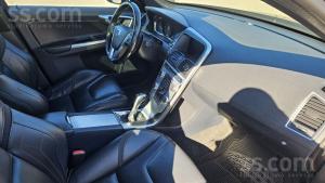 Blue Volvo XC60 2018 in Riga, with an engine capacity of 2.00 L and mileage of 255 thousand km for 12490 €, photo 12 on AUTOMOTO.COM.LV