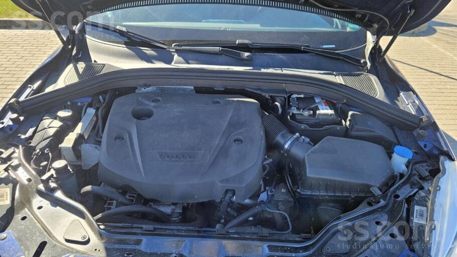 Blue Volvo XC60 2018 in Riga, with an engine capacity of 2.00 L and mileage of 255 thousand km for 12490 €, photo 15 on AUTOMOTO.COM.LV