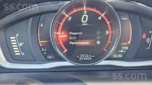 Blue Volvo XC60 2018 in Riga, with an engine capacity of 2.00 L and mileage of 255 thousand km for 12490 €, photo 16 on AUTOMOTO.COM.LV
