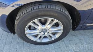 Blue Volvo XC60 2018 in Riga, with an engine capacity of 2.00 L and mileage of 255 thousand km for 12490 €, photo 19 on AUTOMOTO.COM.LV