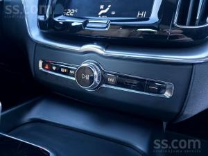 Zils Volvo XC60 2018 Rīga, ar dzinēja tilpumu 2.00 L un nobraukumu 66 tūkst. km par 26590 €, foto 19 vietnē AUTOMOTO.COM.LV