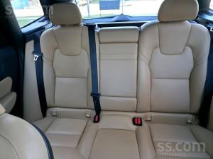 Zils Volvo XC60 2018 Rīga, ar dzinēja tilpumu 2.00 L un nobraukumu 66 tūkst. km par 26590 €, foto 26 vietnē AUTOMOTO.COM.LV