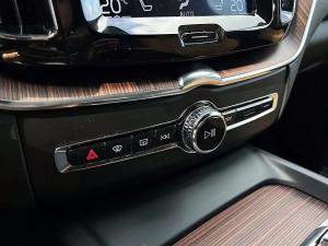 Zils Volvo XC60 2018 Rīga, ar dzinēja tilpumu 2.00 L un nobraukumu 183 tūkst. km par 24550 €, foto 23 vietnē AUTOMOTO.COM.LV