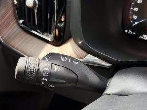 Zils Volvo XC60 2018 Rīga, ar dzinēja tilpumu 2.00 L un nobraukumu 183 tūkst. km par 24550 €, foto 27 vietnē AUTOMOTO.COM.LV