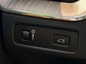 Zils Volvo XC60 2018 Rīga, ar dzinēja tilpumu 2.00 L un nobraukumu 183 tūkst. km par 24550 €, foto 30 vietnē AUTOMOTO.COM.LV