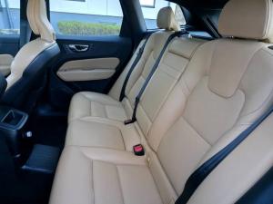 Blue Volvo XC60 2018 in Riga, with an engine capacity of 2.00 L and mileage of 66 thousand km for 26490 €, photo 23 on AUTOMOTO.COM.LV