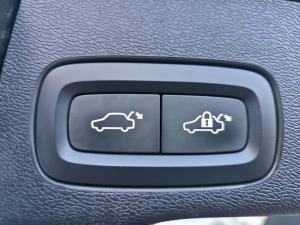 Blue Volvo XC60 2018 in Riga, with an engine capacity of 2.00 L and mileage of 66 thousand km for 26490 €, photo 30 on AUTOMOTO.COM.LV