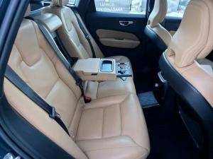 Blue Volvo XC60 2018 in Riga, with an engine capacity of 2.00 L and mileage of 66 thousand km for 26490 €, photo 42 on AUTOMOTO.COM.LV