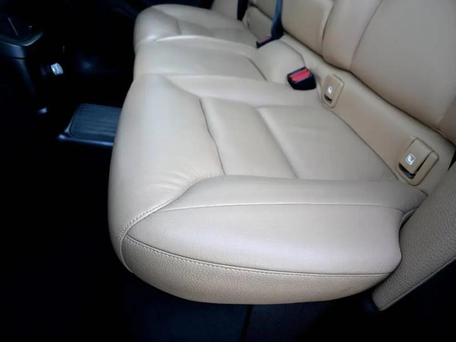 Blue Volvo XC60 2018 in Riga, with an engine capacity of 2.00 L and mileage of 66 thousand km for 26490 €, photo 46 on AUTOMOTO.COM.LV