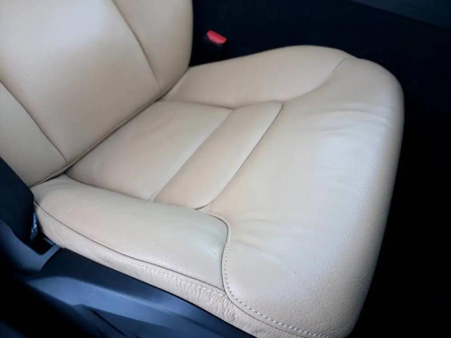 Blue Volvo XC60 2018 in Riga, with an engine capacity of 2.00 L and mileage of 66 thousand km for 26490 €, photo 47 on AUTOMOTO.COM.LV