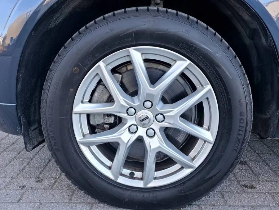 Blue Volvo XC60 2018 in Riga, with an engine capacity of 2.00 L and mileage of 66 thousand km for 26490 €, photo 57 on AUTOMOTO.COM.LV