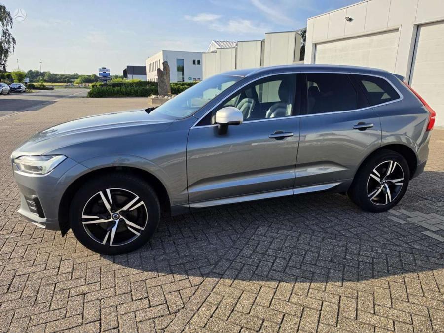 Blue Volvo XC60 2018 in Utena, with an engine capacity of 1.98 L and mileage of 342 thousand km for 11650 €, photo 7 on AUTOMOTO.COM.LV