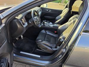 Blue Volvo XC60 2018 in Utena, with an engine capacity of 1.98 L and mileage of 342 thousand km for 11650 €, photo 9 on AUTOMOTO.COM.LV