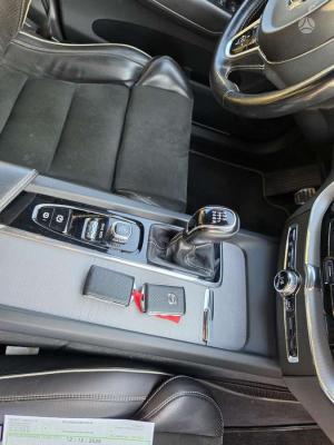 Blue Volvo XC60 2018 in Utena, with an engine capacity of 1.98 L and mileage of 342 thousand km for 11650 €, photo 13 on AUTOMOTO.COM.LV