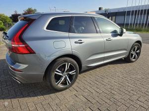 Blue Volvo XC60 2018 in Utena, with an engine capacity of 1.98 L and mileage of 342 thousand km for 11650 €, photo 18 on AUTOMOTO.COM.LV