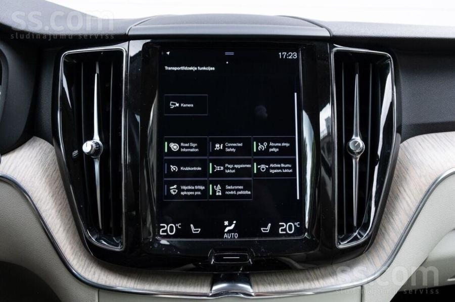 Zils Volvo XC60 2018 Rīga, ar dzinēja tilpumu 2.00 L un nobraukumu 193 tūkst. km par 17950 €, foto 12 vietnē AUTOMOTO.COM.LV