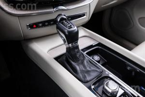 Zils Volvo XC60 2018 Rīga, ar dzinēja tilpumu 2.00 L un nobraukumu 193 tūkst. km par 17950 €, foto 16 vietnē AUTOMOTO.COM.LV