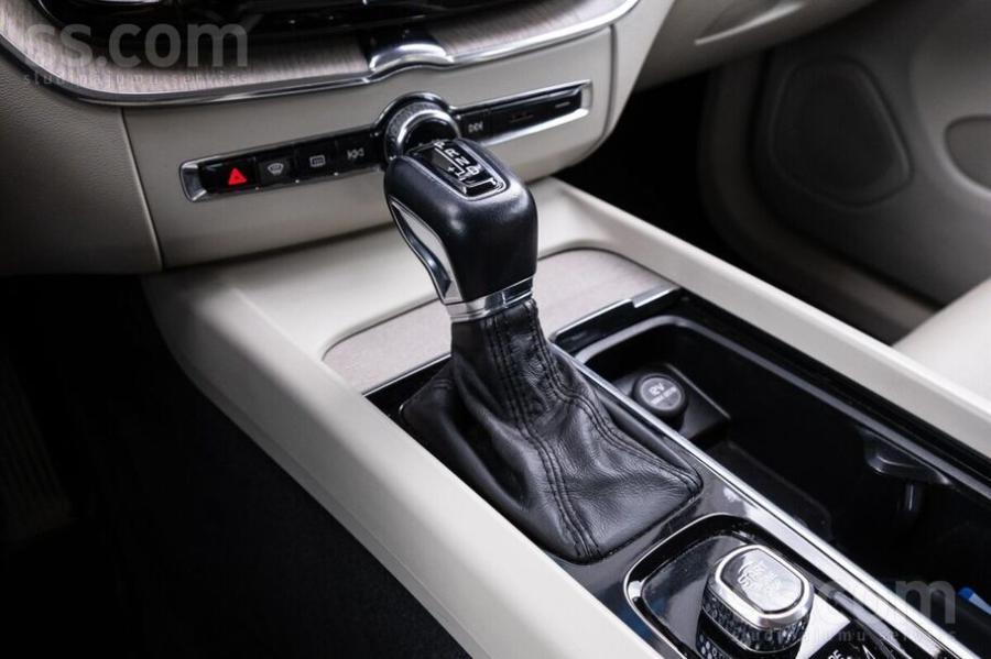Zils Volvo XC60 2018 Rīga, ar dzinēja tilpumu 2.00 L un nobraukumu 193 tūkst. km par 17950 €, foto 16 vietnē AUTOMOTO.COM.LV